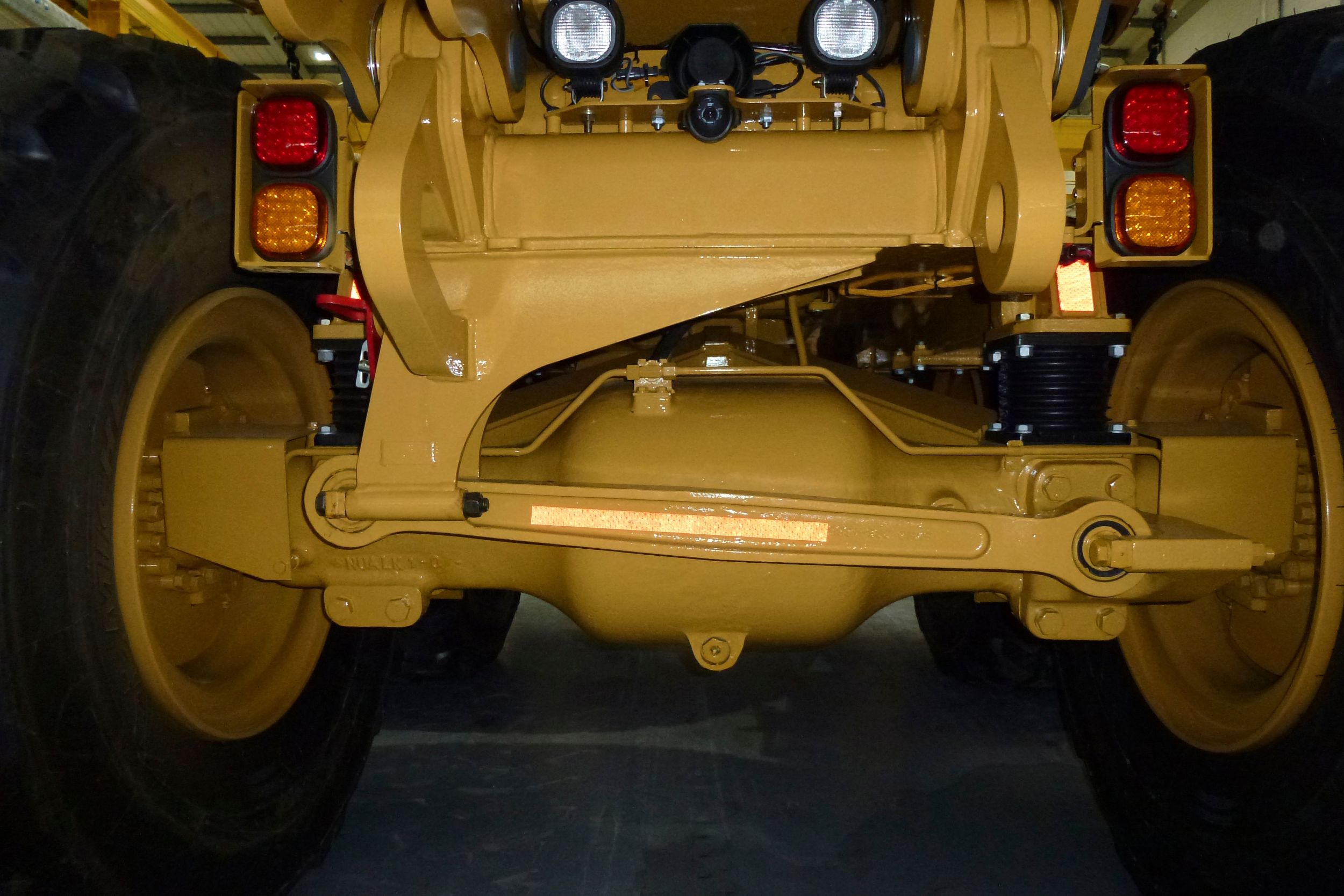 Cat 725C (Tier 2, Stage II) Camiones articulados de tres ejes | Caterpillar