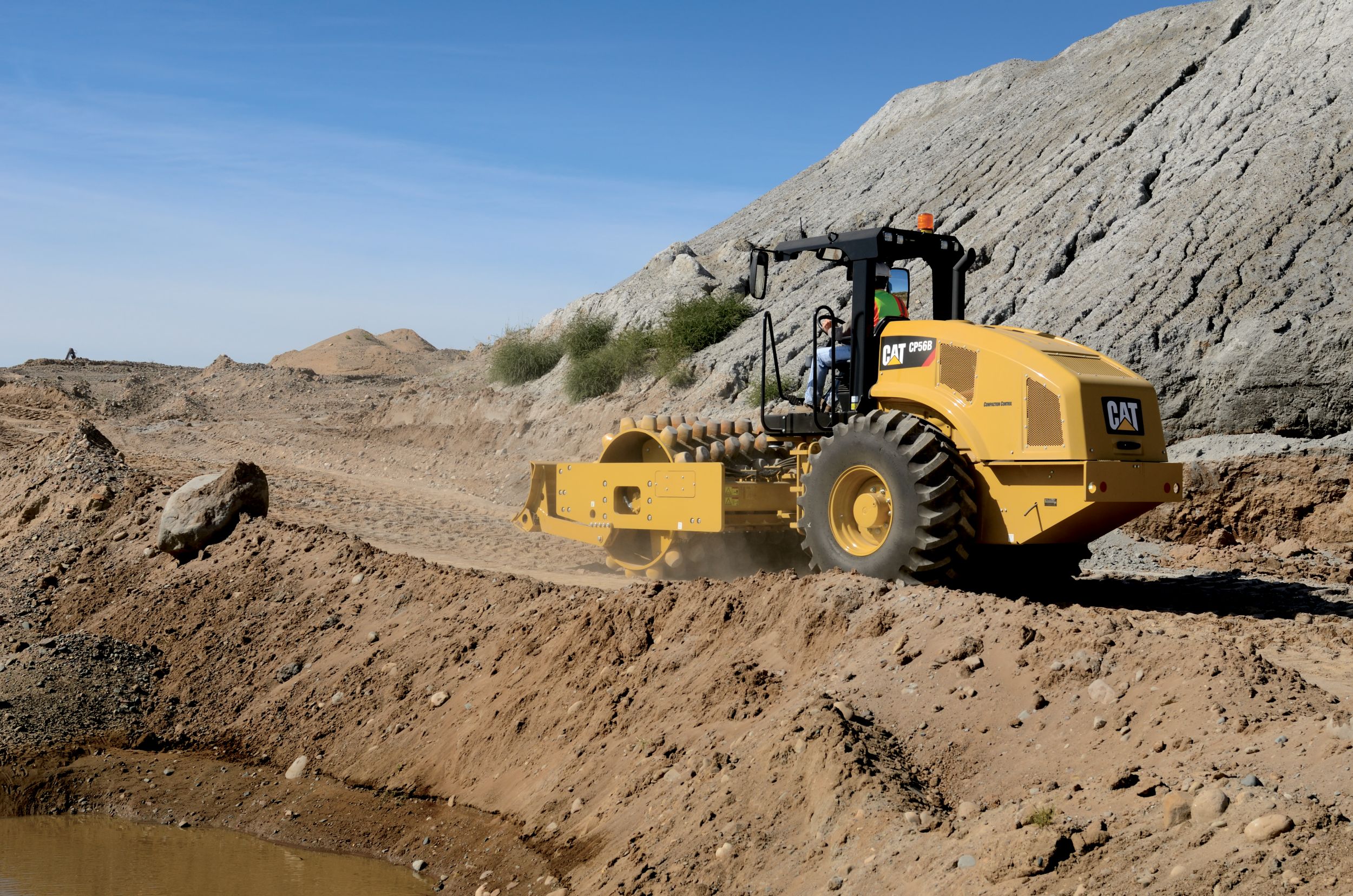 CP56B Vibratory Soil Compactor | Cat | Caterpillar