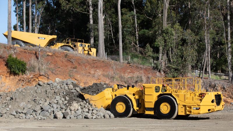 Cat | R1700 | Caterpillar