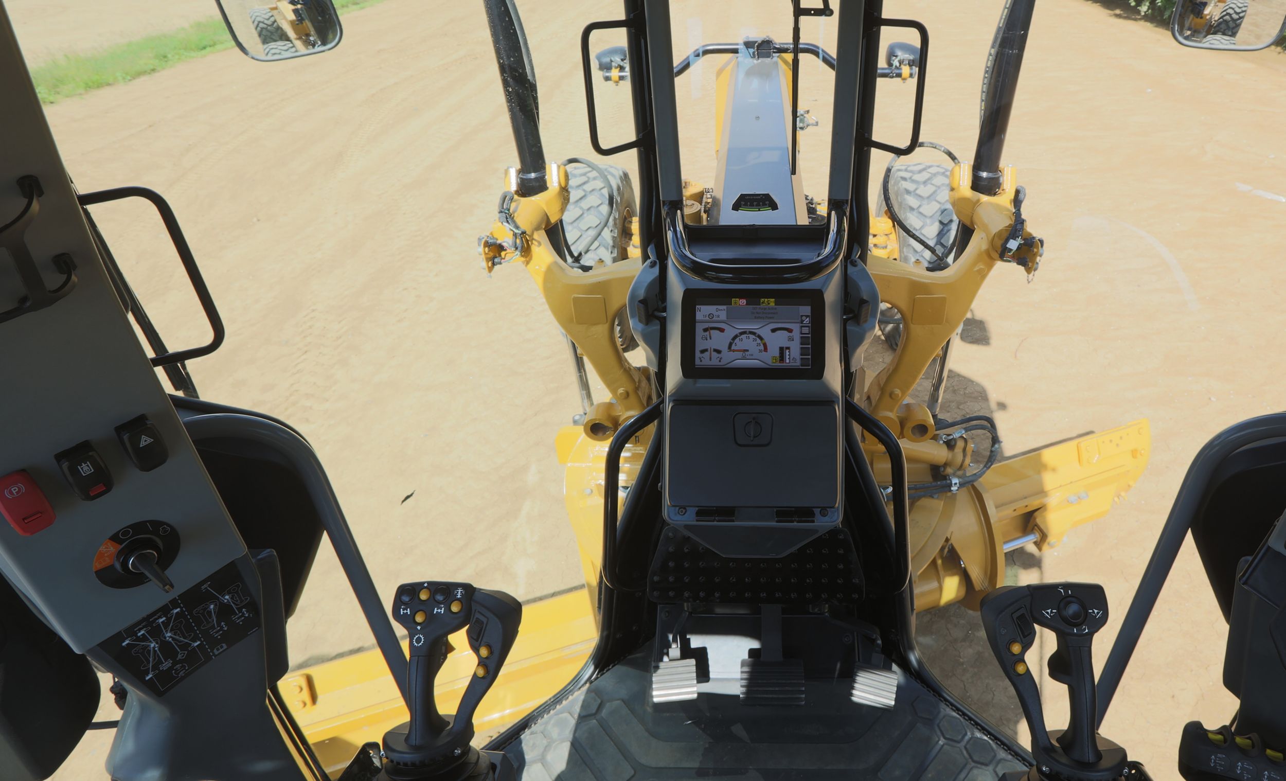 Cat | 120 / 120 AWD | Caterpillar