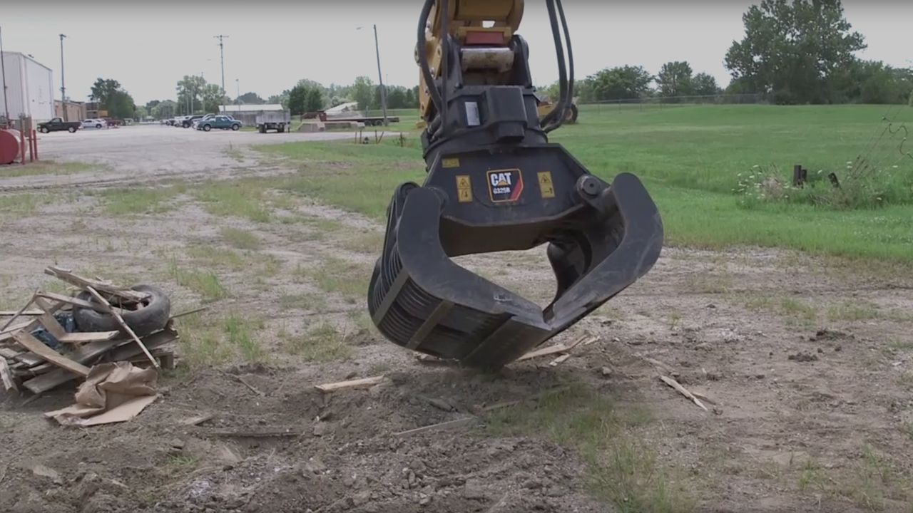 Demolition and Sorting Grapple Attachments | Cat | Caterpillar
