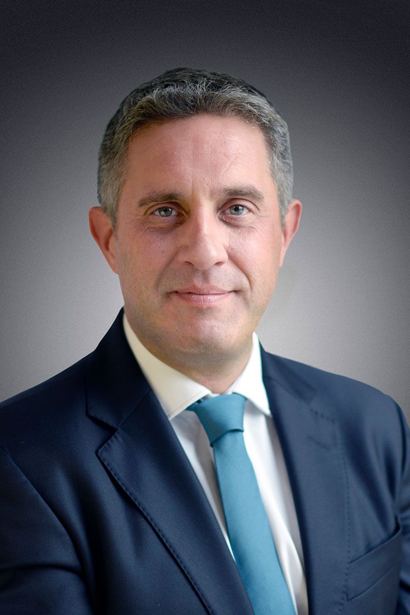 Caterpillar | 役員