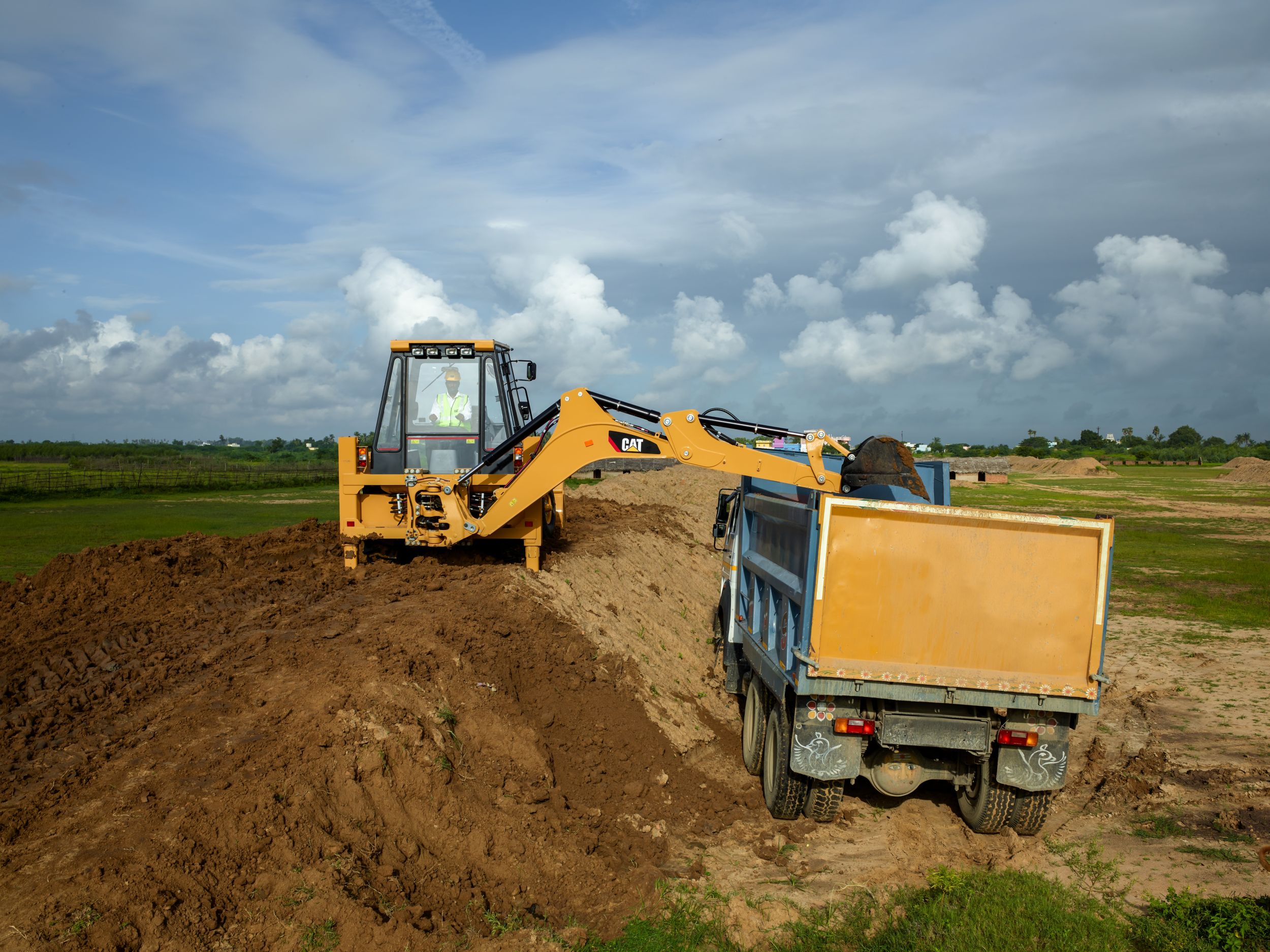 Cat 424B2 Side Shift Backhoe Loaders | Caterpillar