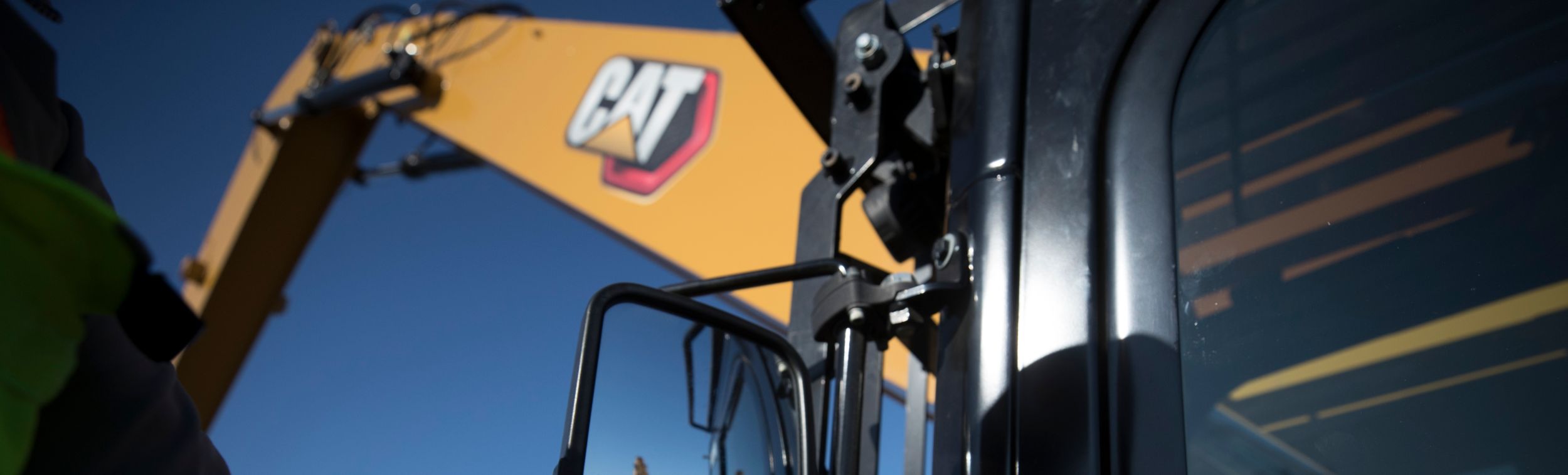 Contact Your Dealer | MH3040 Material Handler | Cat | Caterpillar