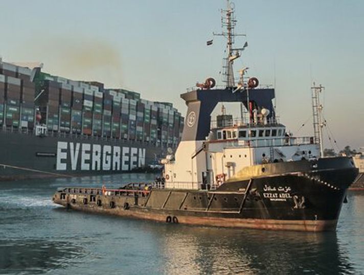 Ever Given Freed With 77% Cat®️ & MaK™️ Power | Cat | Caterpillar