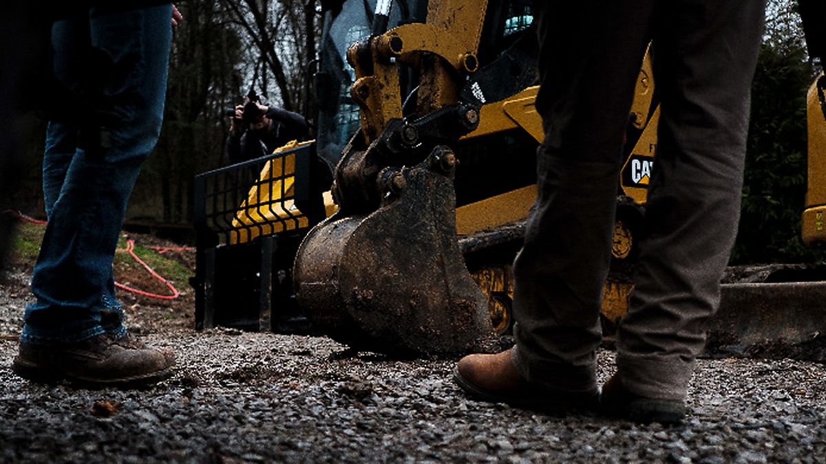 Caterpillar Wins Heavy Equipment Contract, Acclaim for Cooperative ...