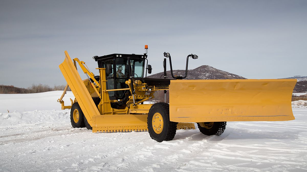 Reducing Equipment Downtime With Cold Weather Prep | Cat | Caterpillar