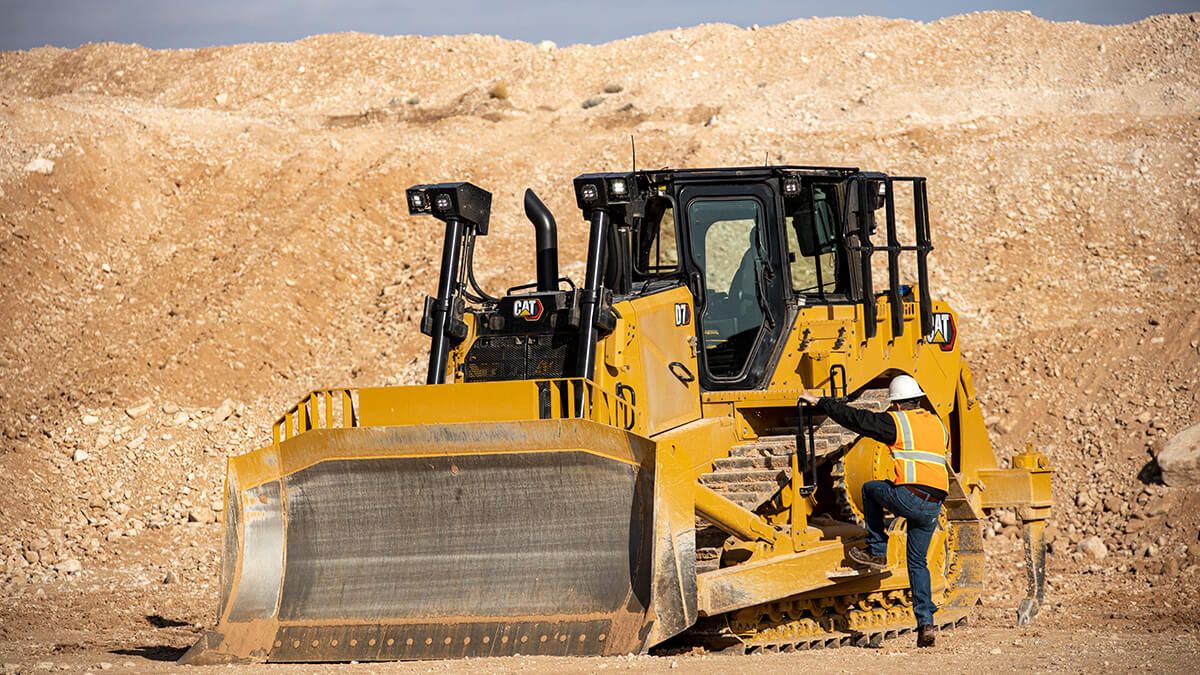 Take A Virtual Cat D6, D7 Dozer Walk-around | Cat | Caterpillar