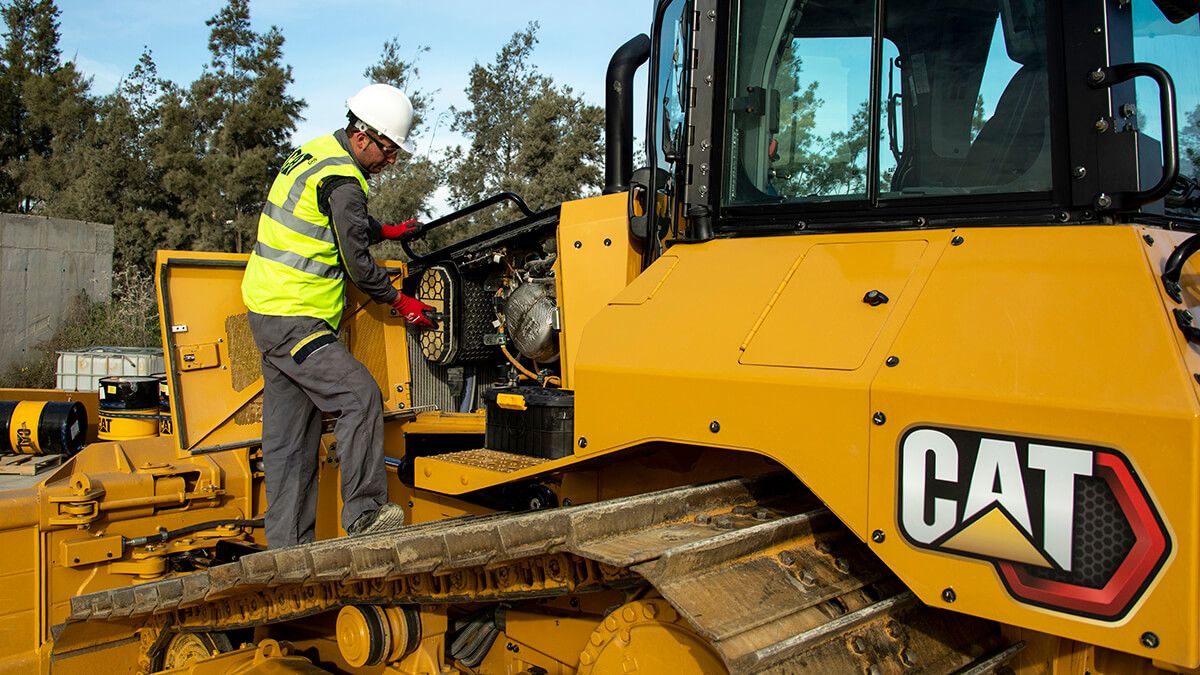 How To Maintain Your Cat® Dozer | Cat | Caterpillar