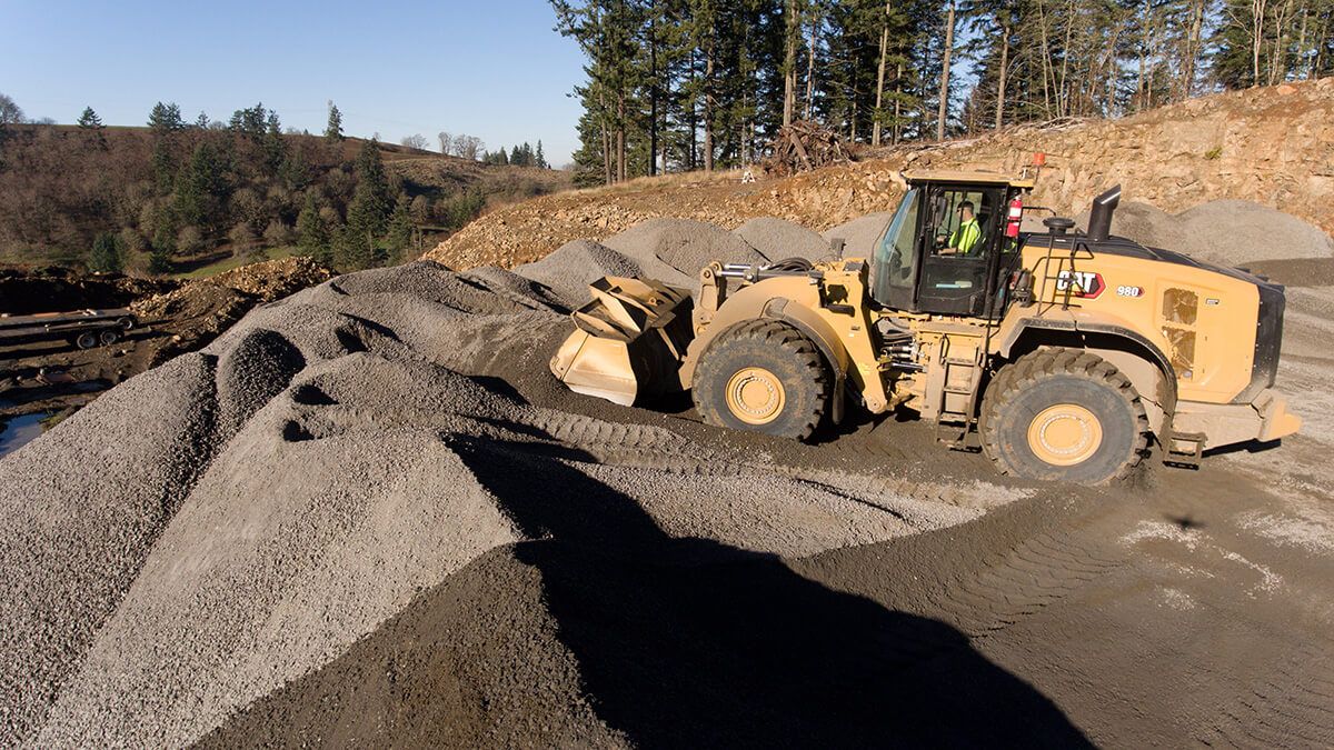 Watch This Medium Wheel Loaders Walk-Around | Cat | Caterpillar