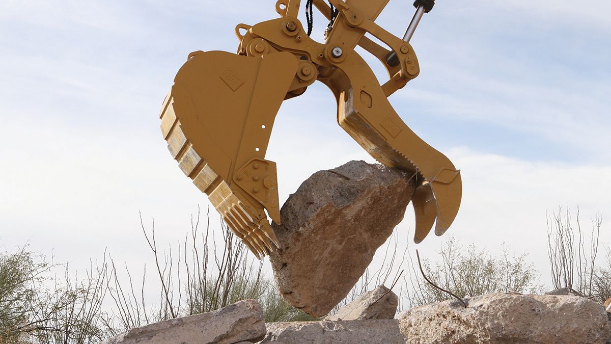 Find the Right Thumbs for Your Cat® Excavator | Cat | Caterpillar