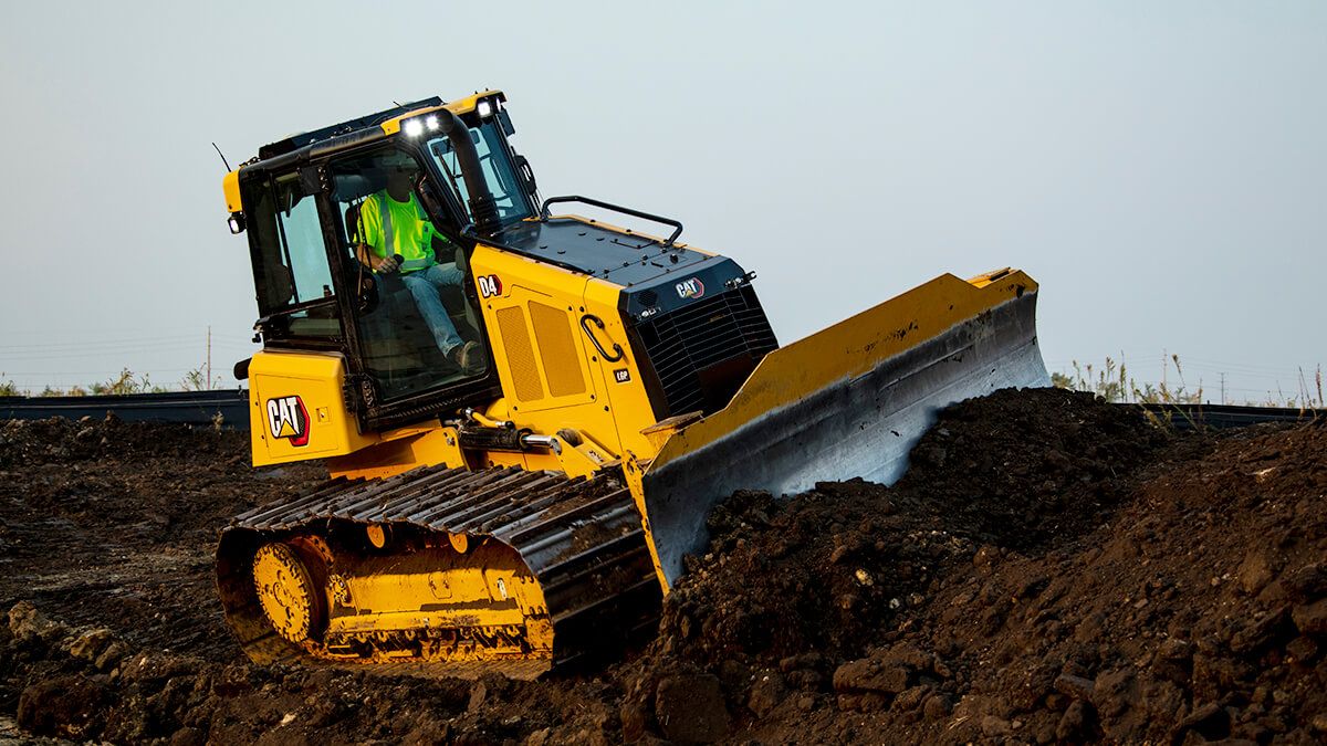 D4 Walk-Around | Cat | Caterpillar