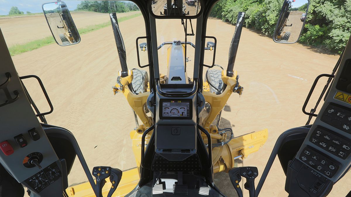 Get To Know Your 120 Motor Grader Monitor | Cat | Caterpillar