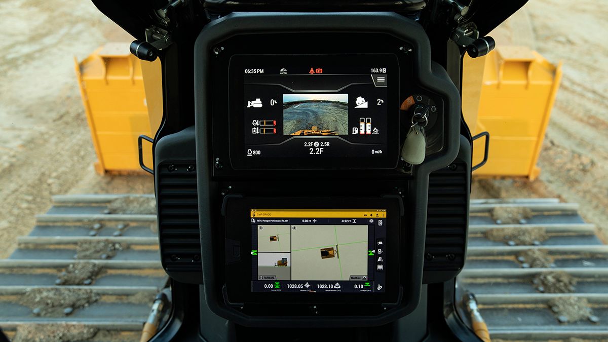 Get More From Your Cat® D4 Dozer Monitor | Cat | Caterpillar