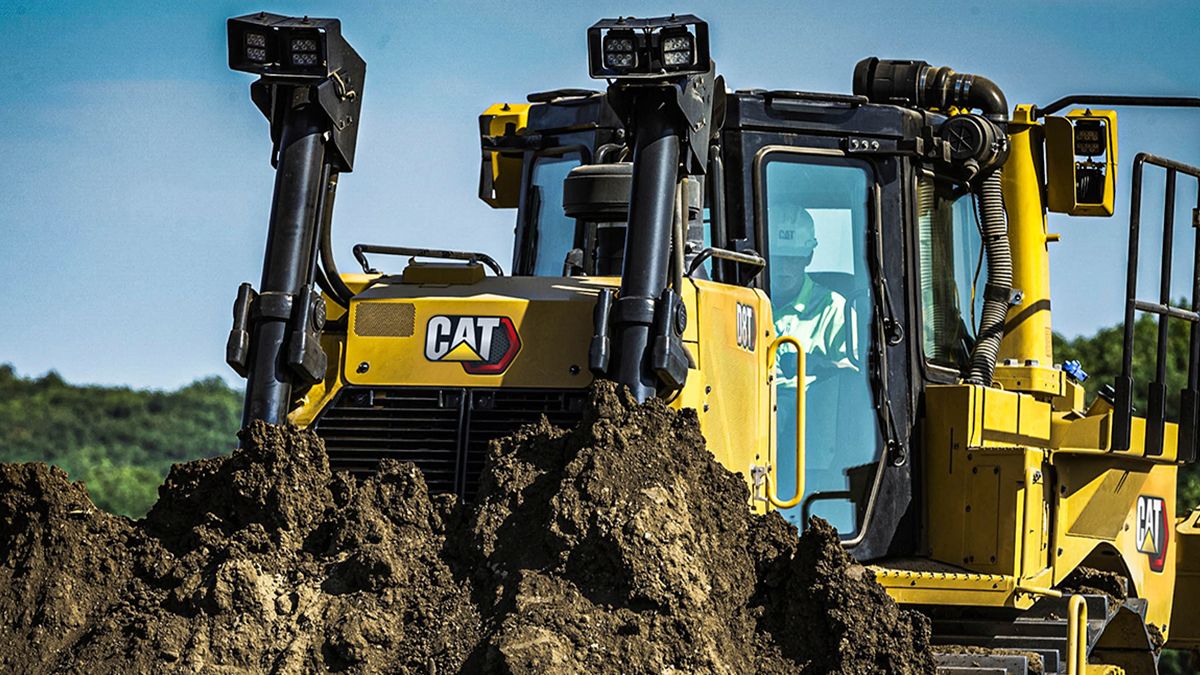Get To Know Your D8T Dozer Monitor | Cat | Caterpillar