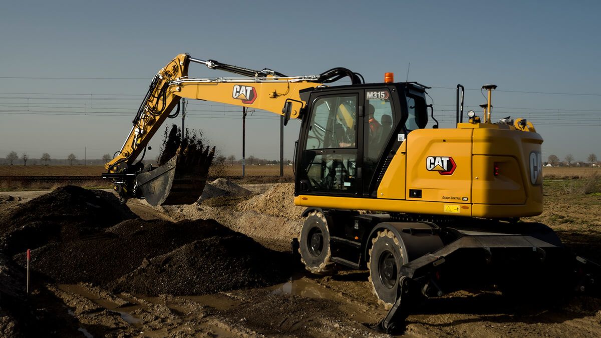 How to Operate Your M315/M319 Wheeled Excavator | Cat | Caterpillar