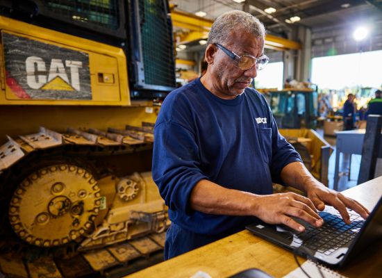 Manage Equipment Financing Online With Cat Financial | Cat | Caterpillar