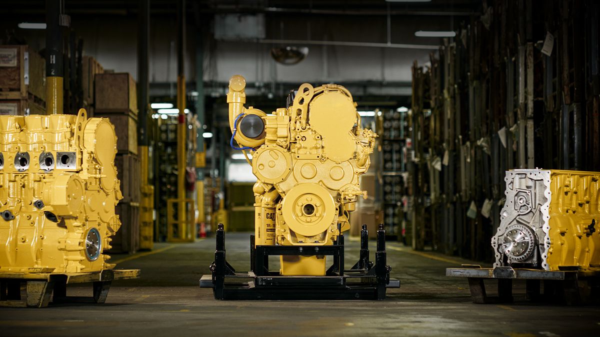 Get to Know Your Cat® Truck Engine Repair Options | Cat | Caterpillar