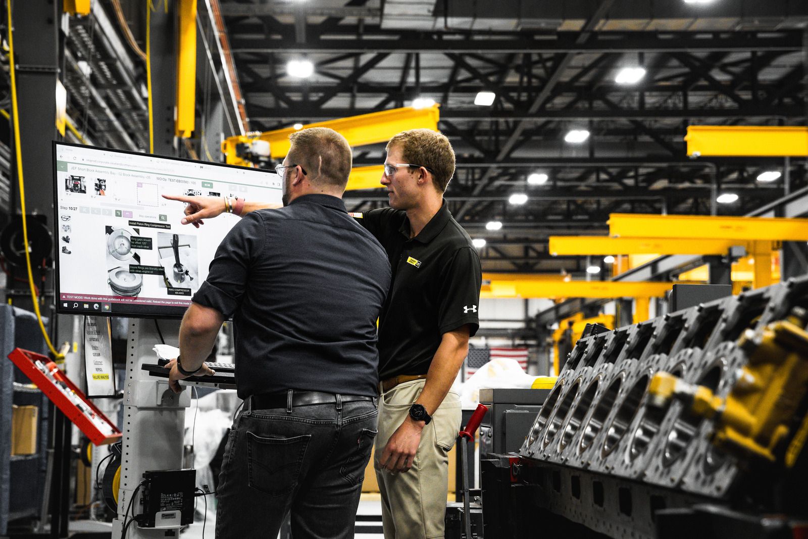 Providing Critical Support in the Marcellus Shale | Cat | Caterpillar