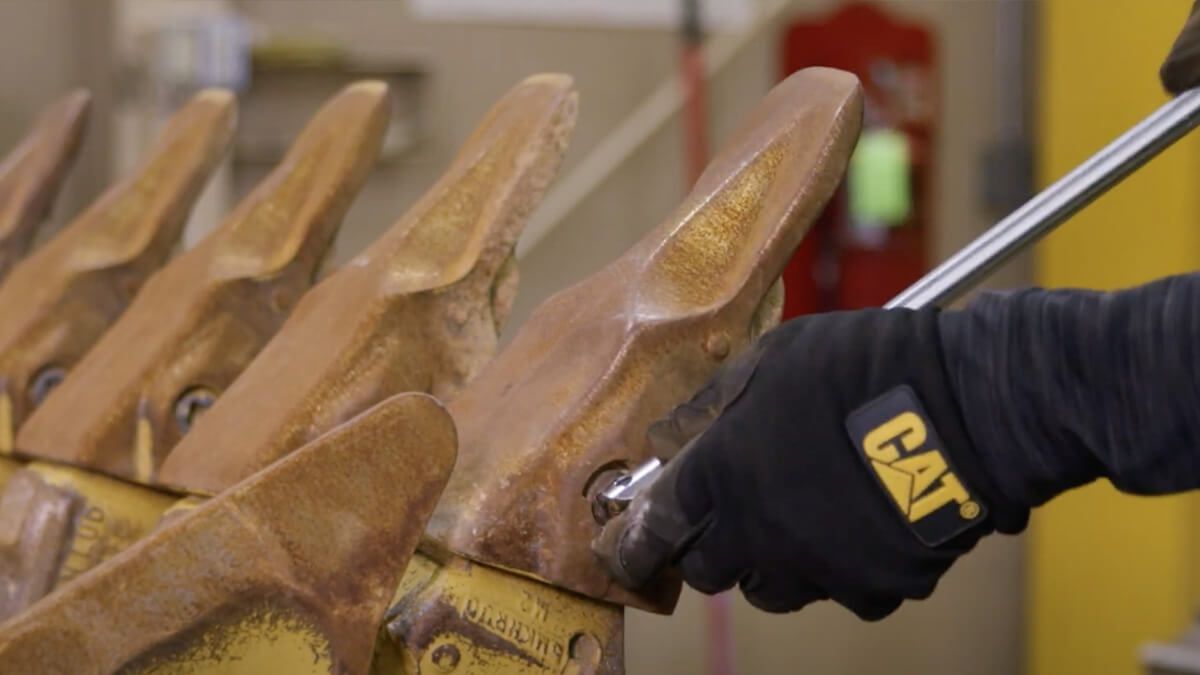 How to Remove & Install Your Cat® Advansys™ System | Cat | Caterpillar