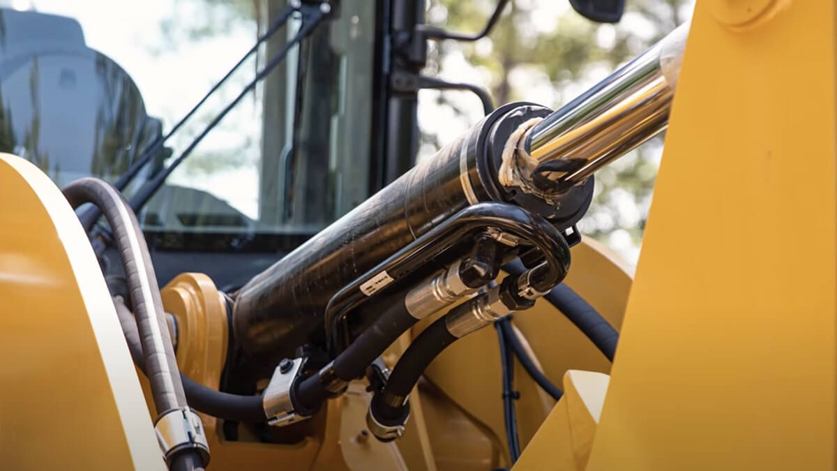 How to Repair Your Cat® Hydraulics | Cat | Caterpillar
