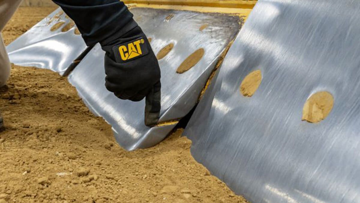 How to Maintain and Install a Cat® FirstCut System | Cat | Caterpillar
