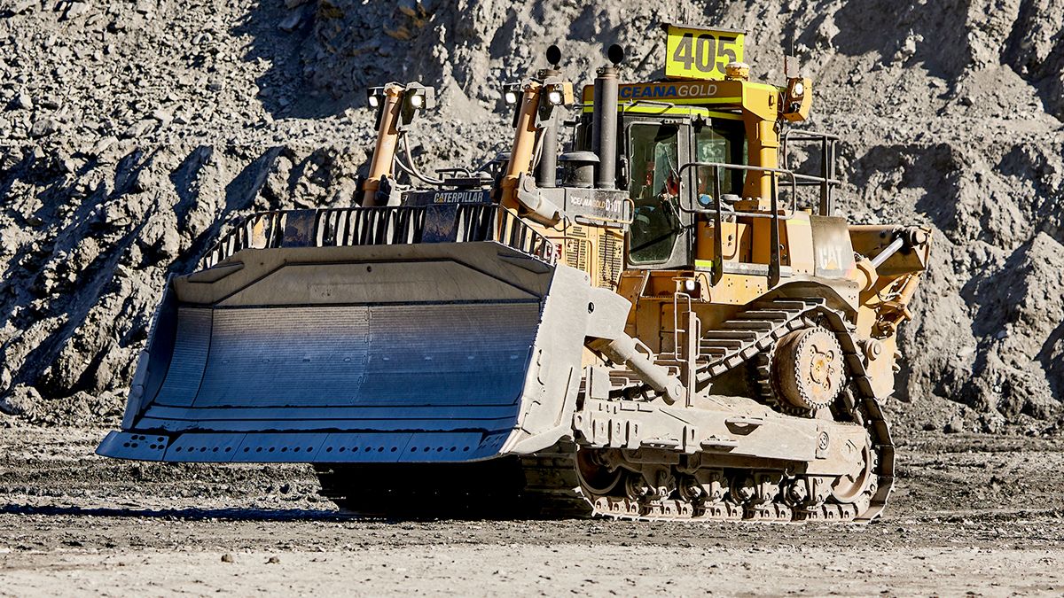 Cat® Ground Engaging Tools (GET) for Large Dozers | Cat | Caterpillar