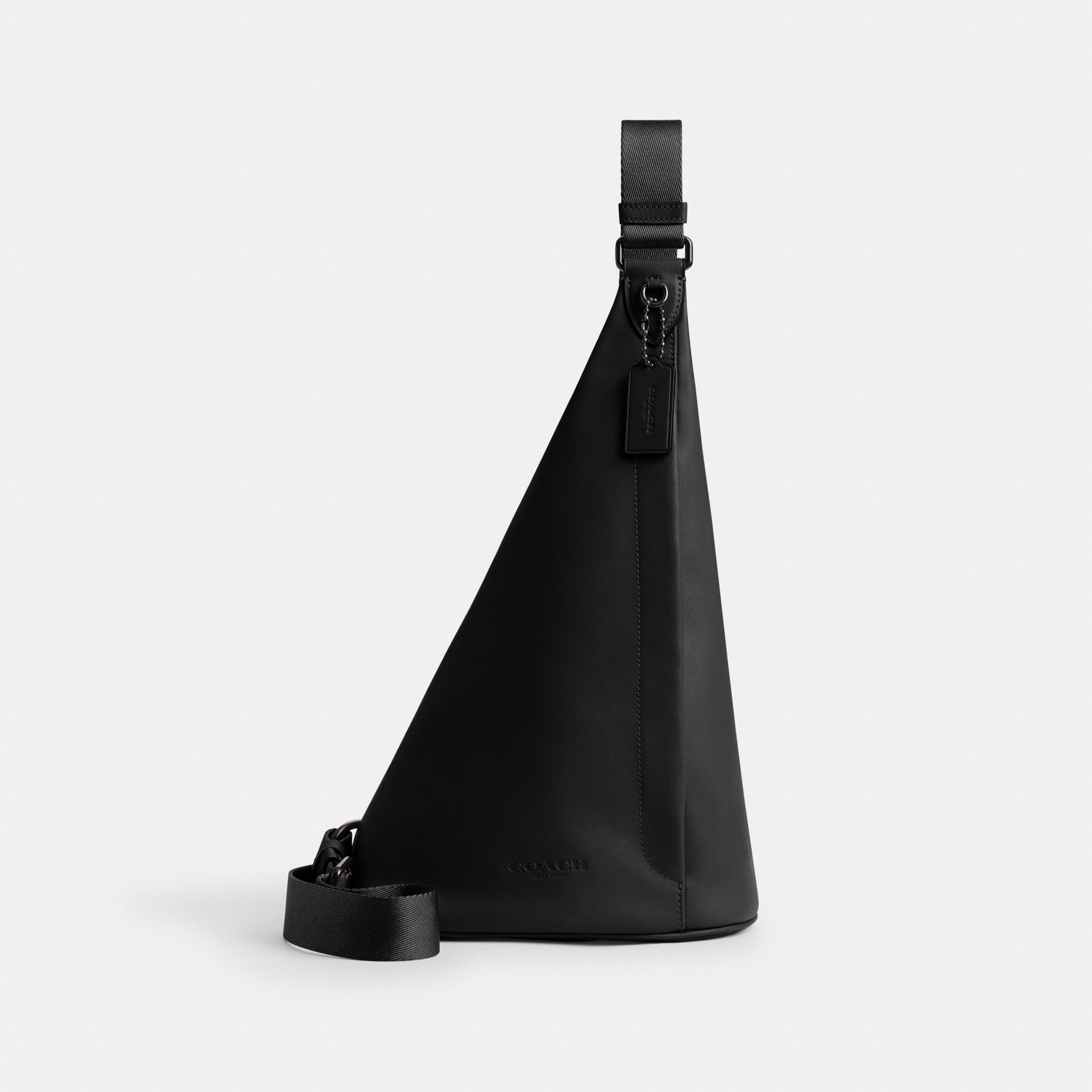 三角形斜背手袋 | COACH 官方網站 Official page