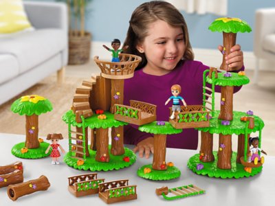 Build & Play Treehouse at Lakeshore Learning