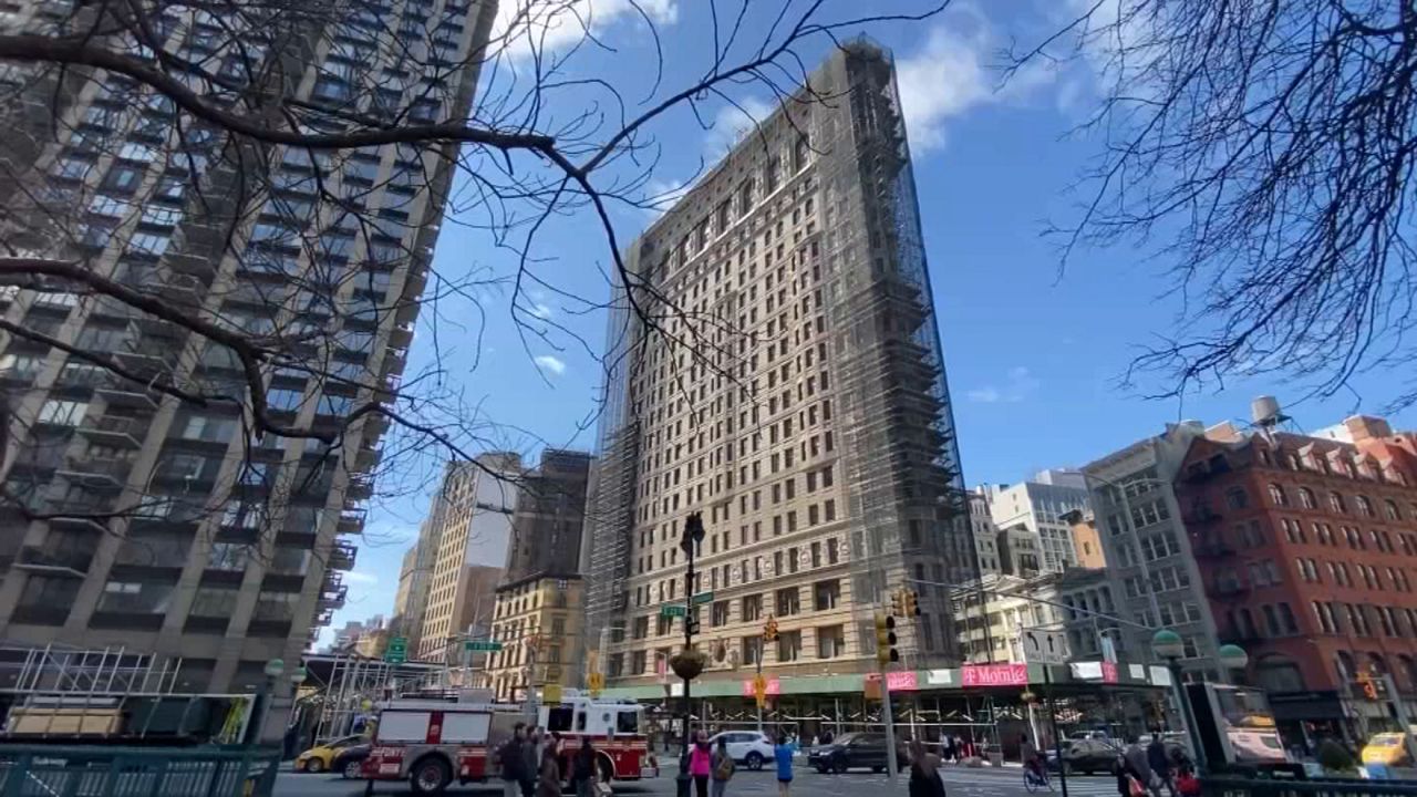 Flatiron building sells at auction for $161 million