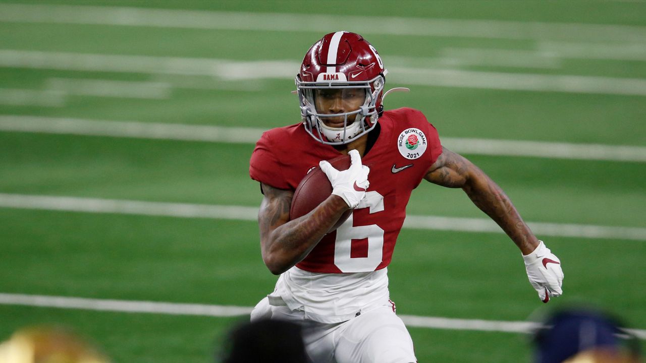 DeVonta Smith Named 2020 Paul Hornung Award Winner