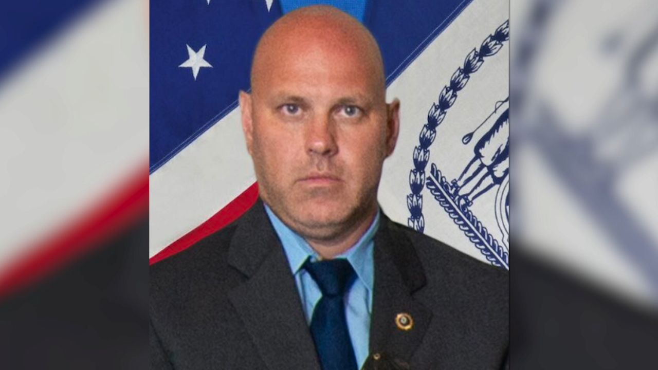 NYPD Detective Brian Simonsen death police investigating shots fired ...
