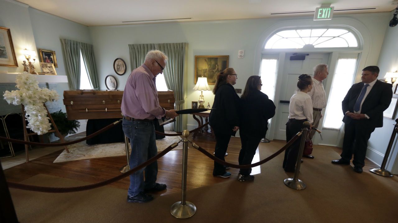 Billy Graham: Friends, family and the famous pay respects