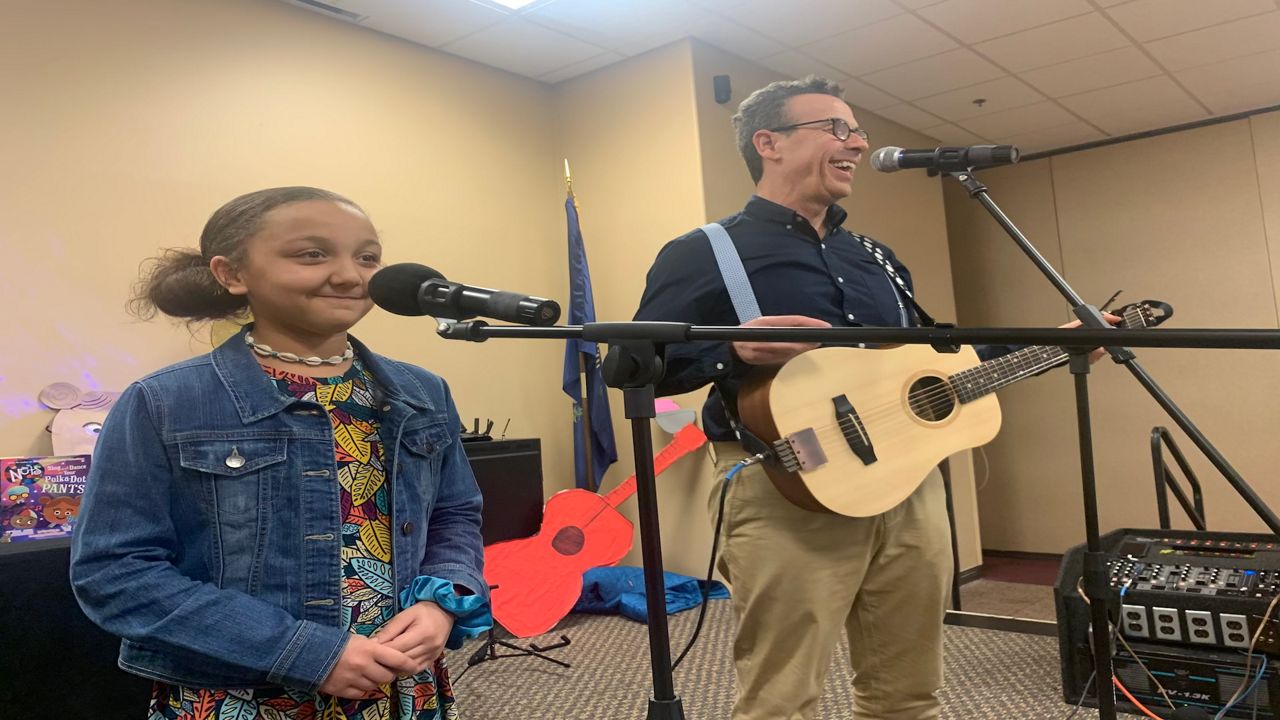 Author Eric Litwin Visits Kentucky School