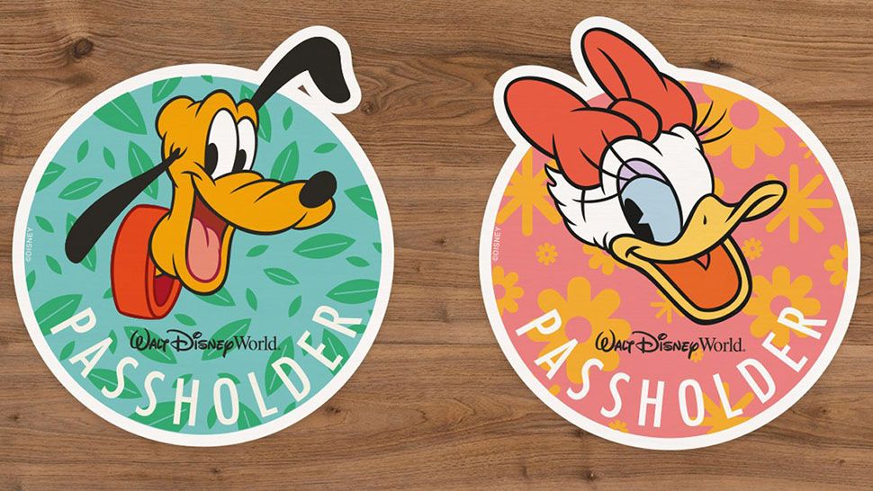 Disney World Passholders Can Get Free Pluto, Daisy Magnets