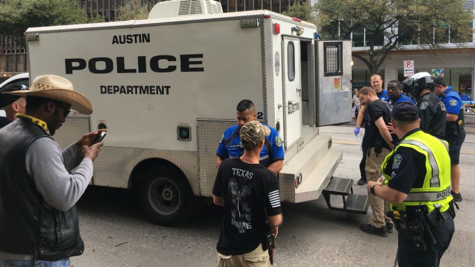 Fight breaks out during Texas Independence Day parade