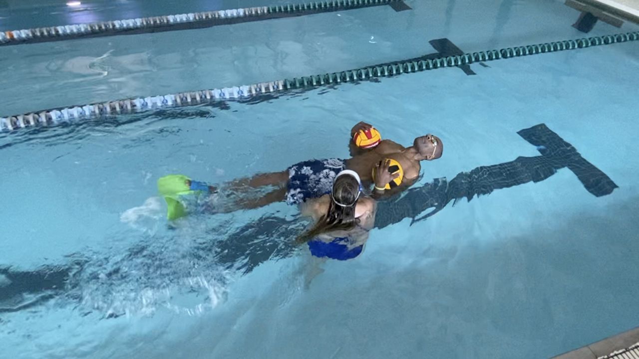 Mayor Learns To Swim For First To Set Example For Kids