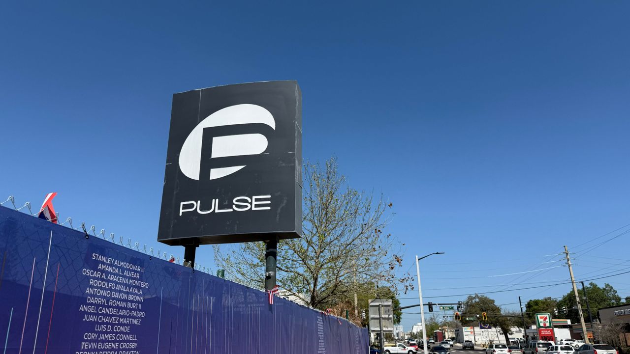 Crews begin removing Pulse nightclub sign in Orlando