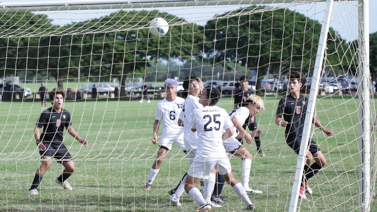 Hilo knocks off Punahou in HHSAA boys soccer quarterfinals