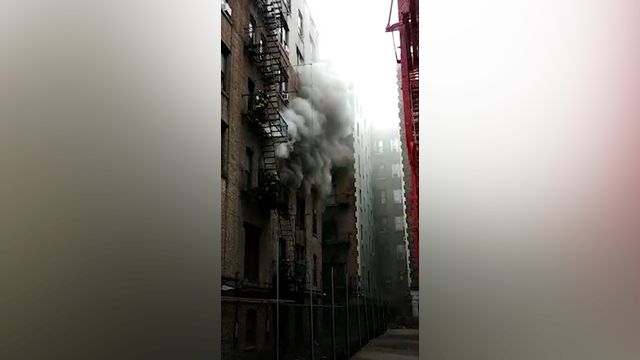 3 hurt due to fire in a Manhattan building, FDNY says