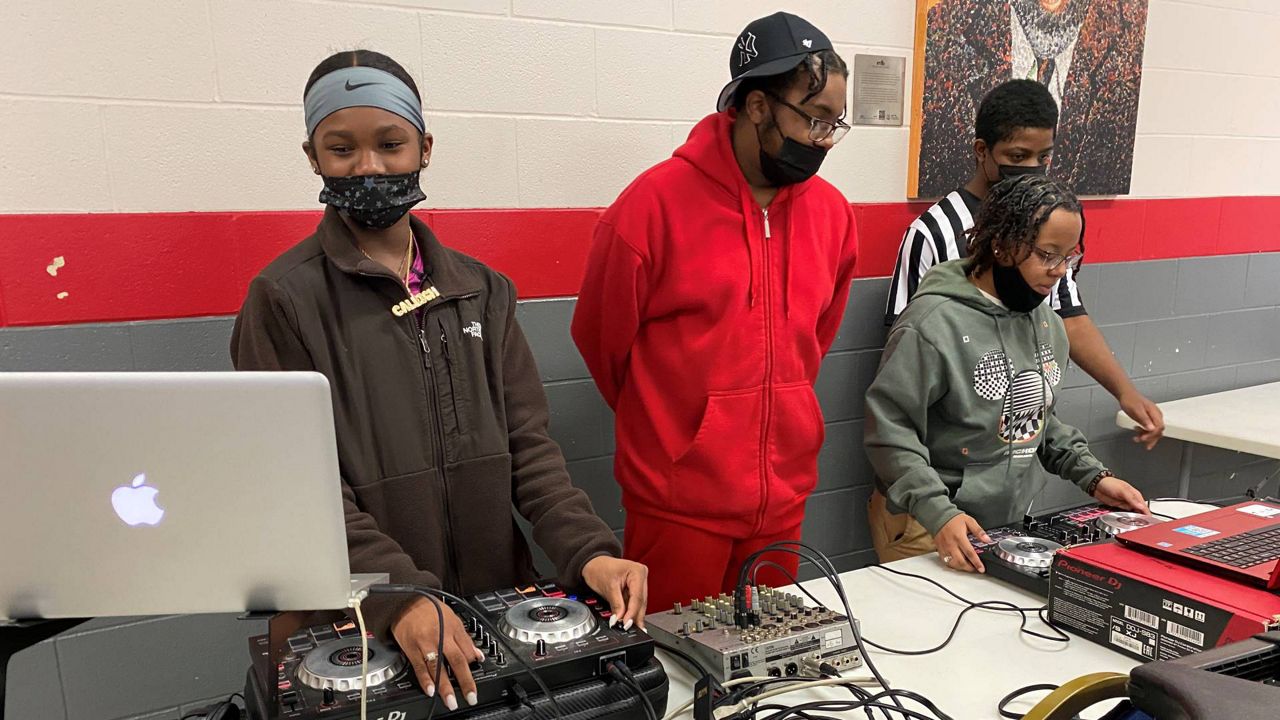 Urban Arts Program teaches teens entrepreneurship