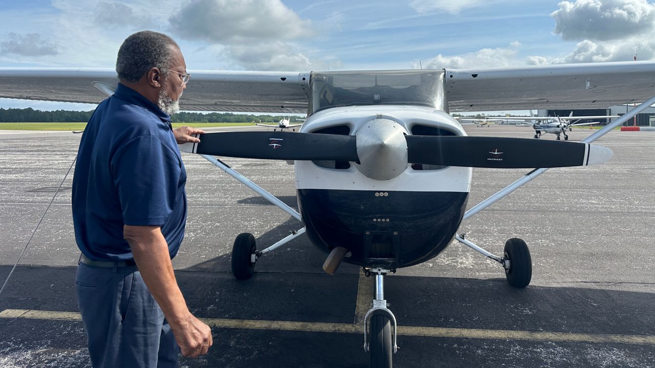 ADS-B bill bars tracking of planes to charge landing fees