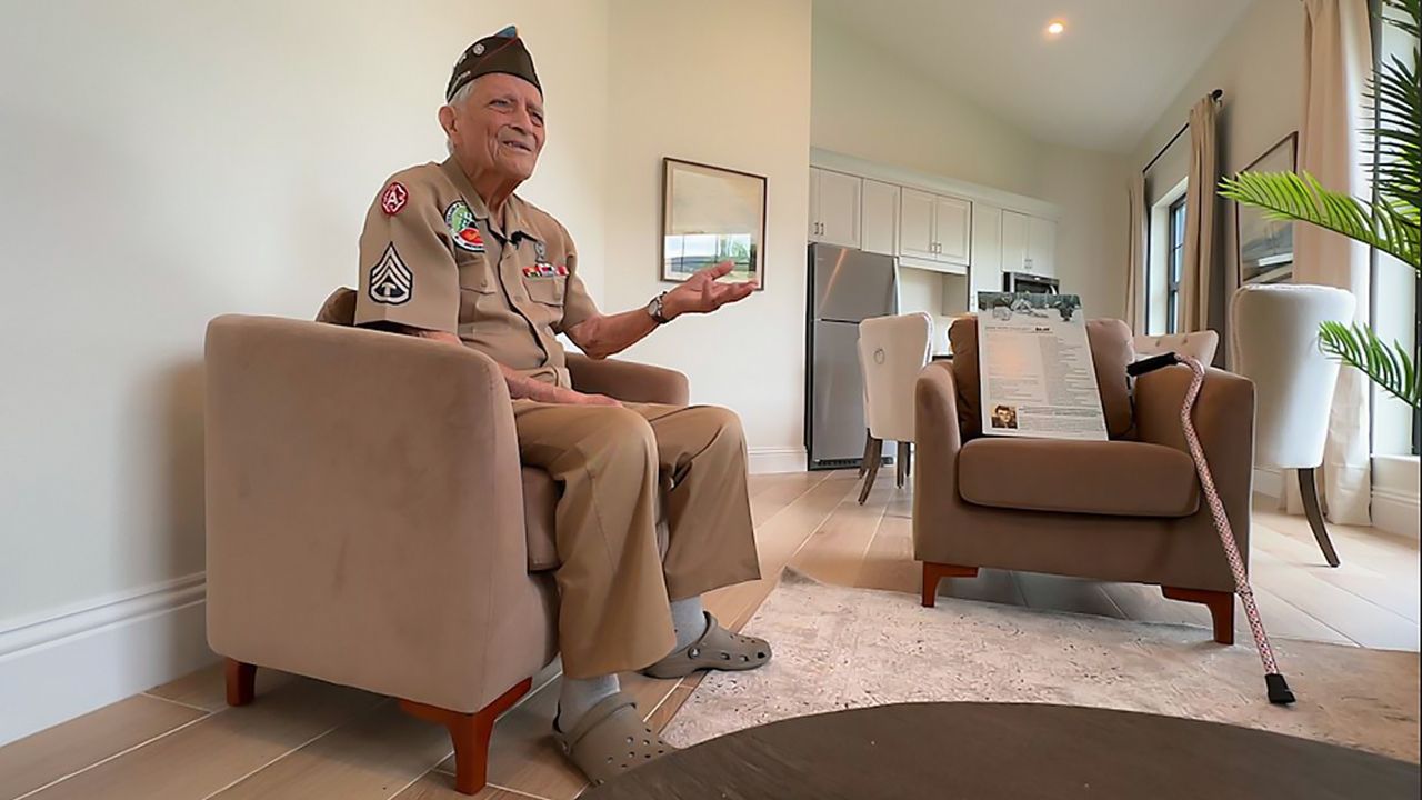 98-year-old WWII veteran expresses his service through song