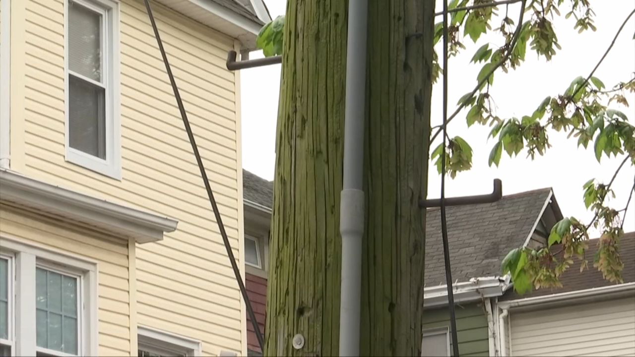 Why Eruvs are Fueling Tensions on Staten Island