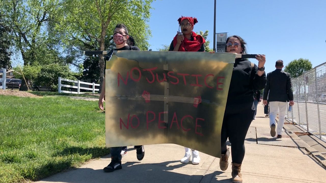 Protesters rally around Louisville on Derby day