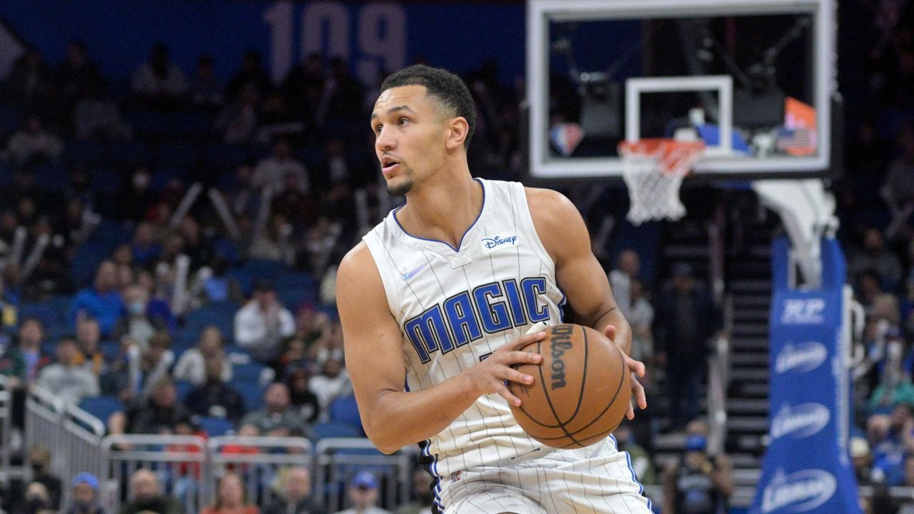 Magic's Suggs has surgery for stress fracture in right ankle