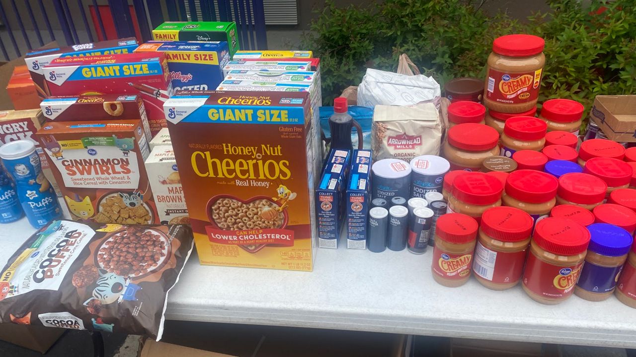 Kentucky Krogers and Volunteers Collect Essential Items