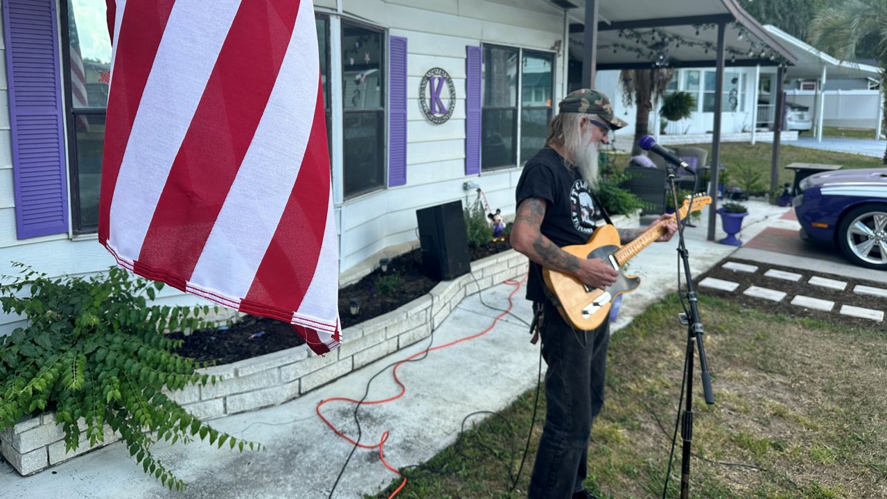 The 1-song concert in a Zephyrhills man's front yard