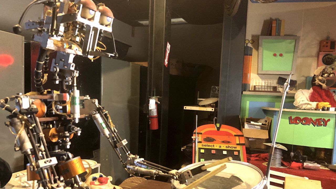 Animatronic from Cult Fave Showbiz Pizza Palace Gets Upgrade