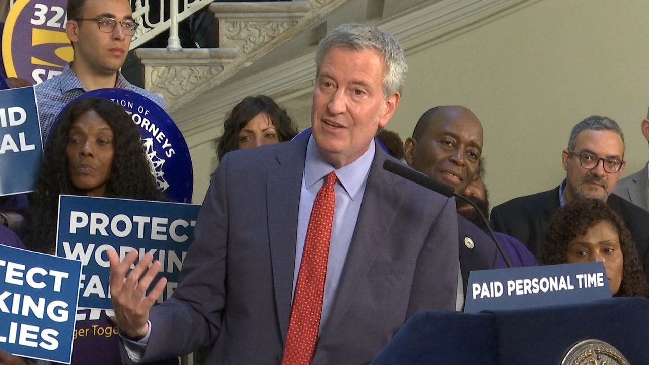 Bill de Blasio presidential run 2020 Paid Time Off rally similarities ...